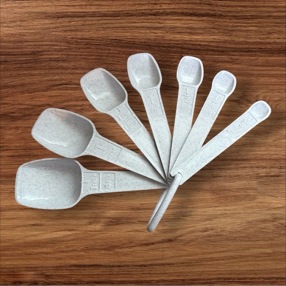 Tupperware | Kitchen | Vintage Tupperware Light Gray Speckled Measuring ...